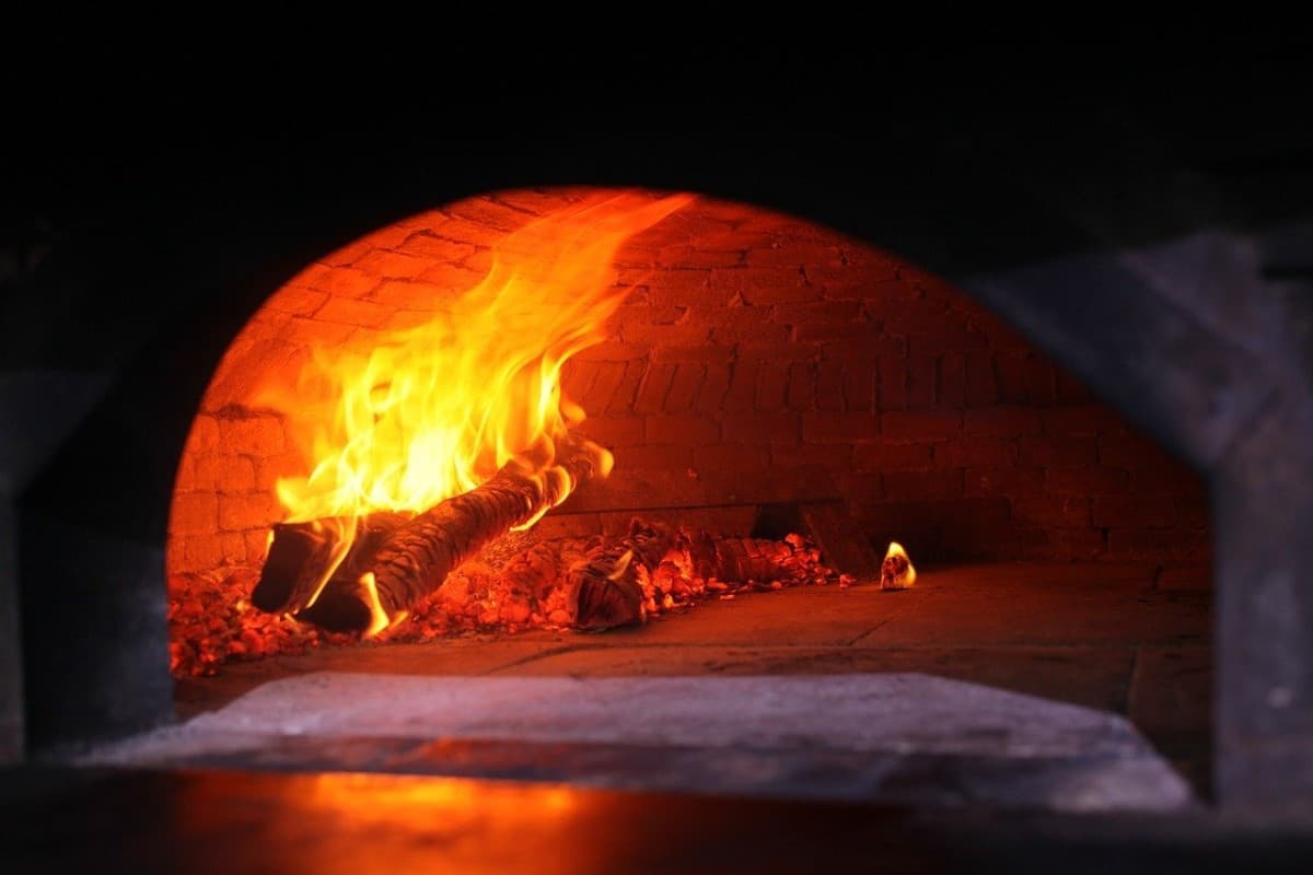 The Pros and Cons of Woodfire Oven for Bread Baking – The Bread Guide ...